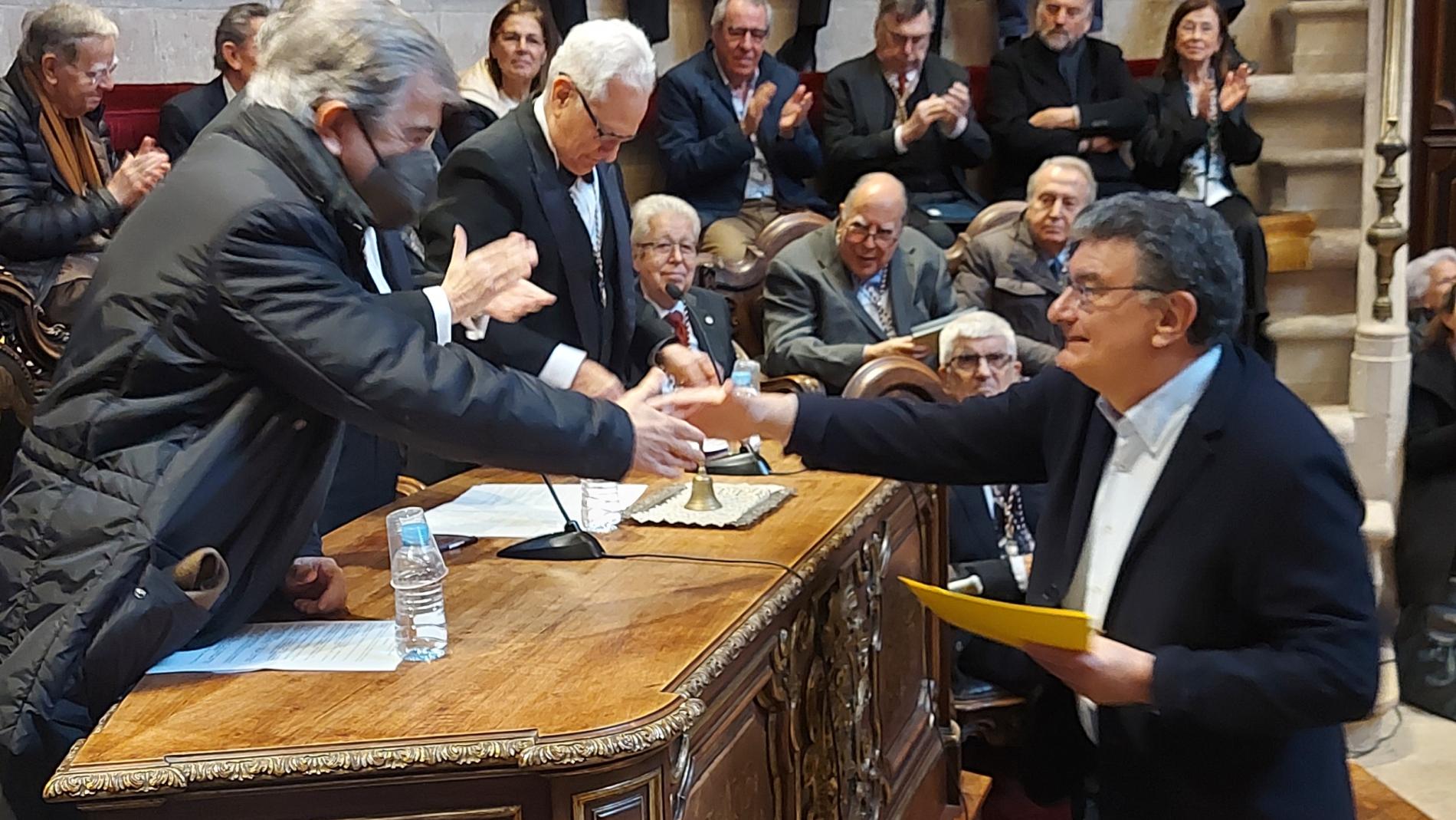Dr. Rafael Simó receives the Joaquín Barraquer Award from the Royal ...