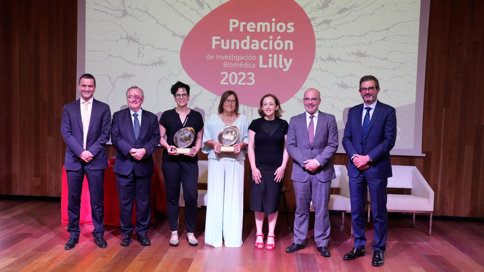 La Dra. María Buti recoge el Premio Fundación Lilly de Investigación ...